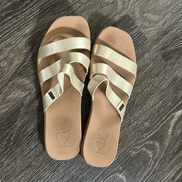 Reef | Shoes | Reef Sandals Gold Strap Slip On Size Arch Support | Poshmark